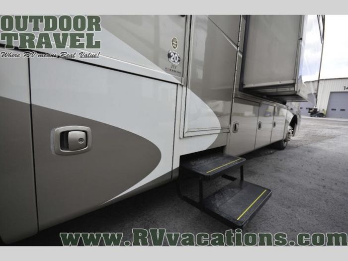 Thor Motor Coach Serrano 31V 2011 Used RV for Sale in Beamsville ...