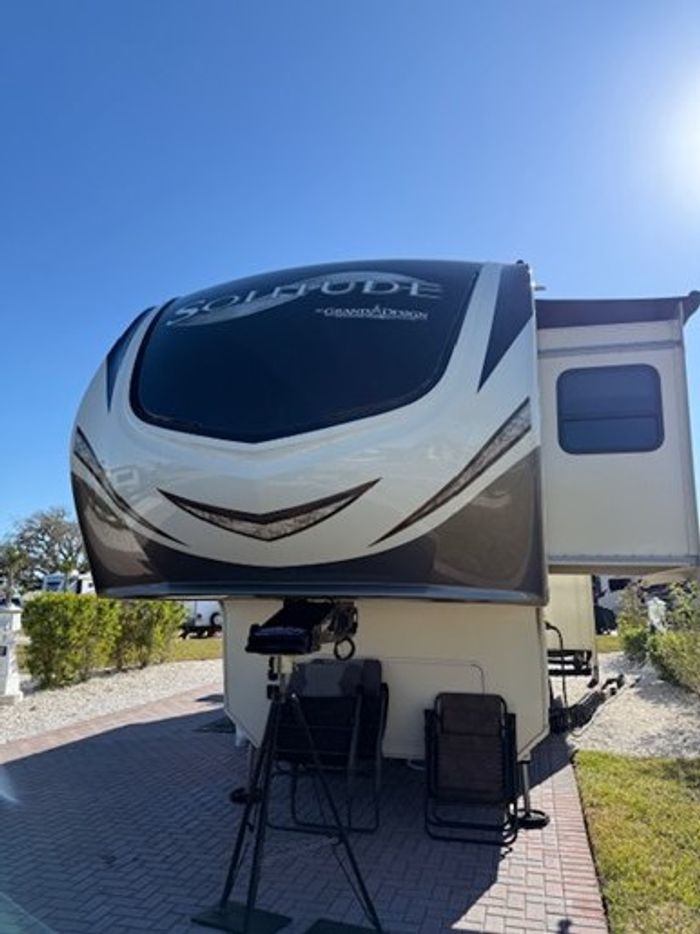 Grand Design Solitude 310GK 2018 Used RV for Sale in Saint-sauveur ...