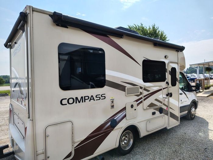 THOR COMPASS 23TR 2017 Used RV for Sale in London, Ontario - RVDealers.ca
