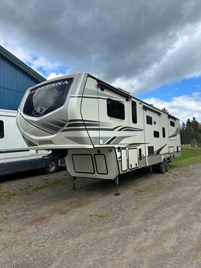 Keystone RV Montana 2022 Used RV for Sale in Thunder Bay, Ontario ...