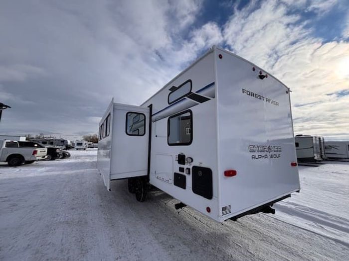 Alpha Wolf 26DBH-L 2026 New RV for Sale in Mono, Ontario - RVDealers.ca