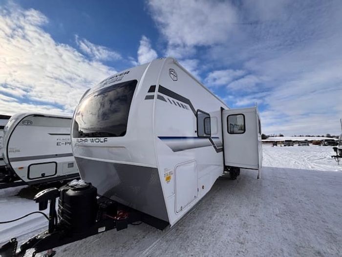 Alpha Wolf 26DBH-L 2026 New RV for Sale in Mono, Ontario - RVDealers.ca