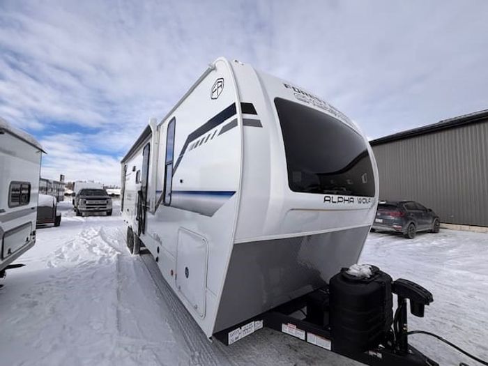 Alpha Wolf 26DBH-L 2026 New RV for Sale in Mono, Ontario - RVDealers.ca