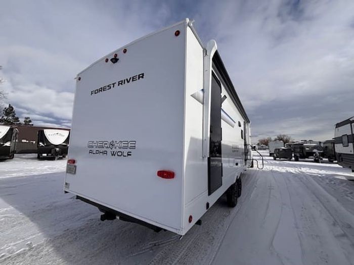 Alpha Wolf 26DBH-L 2026 New RV for Sale in Mono, Ontario - RVDealers.ca