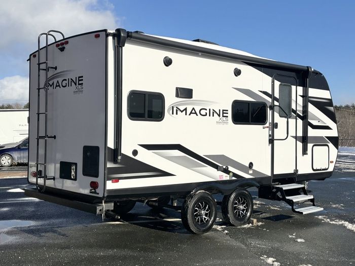 Grand Design RV IMAGINE XLS 17MKE 2023 Used RV for Sale in Bridgewater ...
